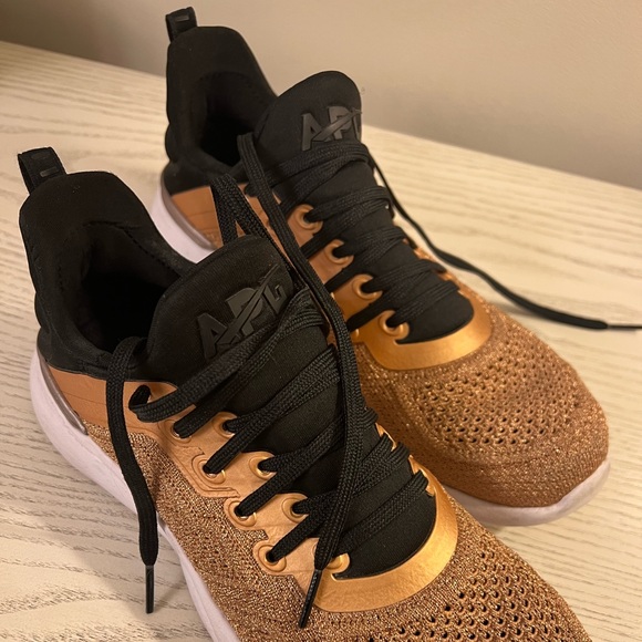 APL | Shoes | Apl Techloom Tracer Black Gold White | Poshmark